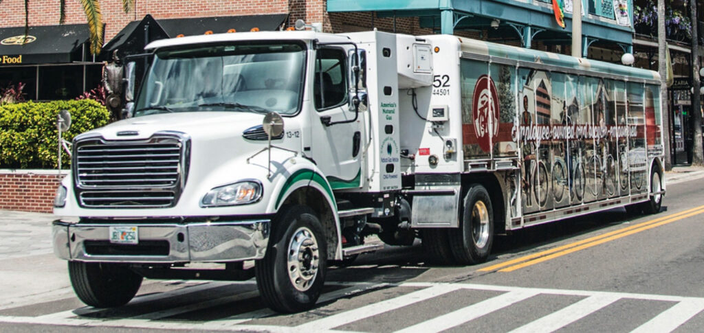 Daimler Trucks North America integra la premiada 3414 Regional Haul ...