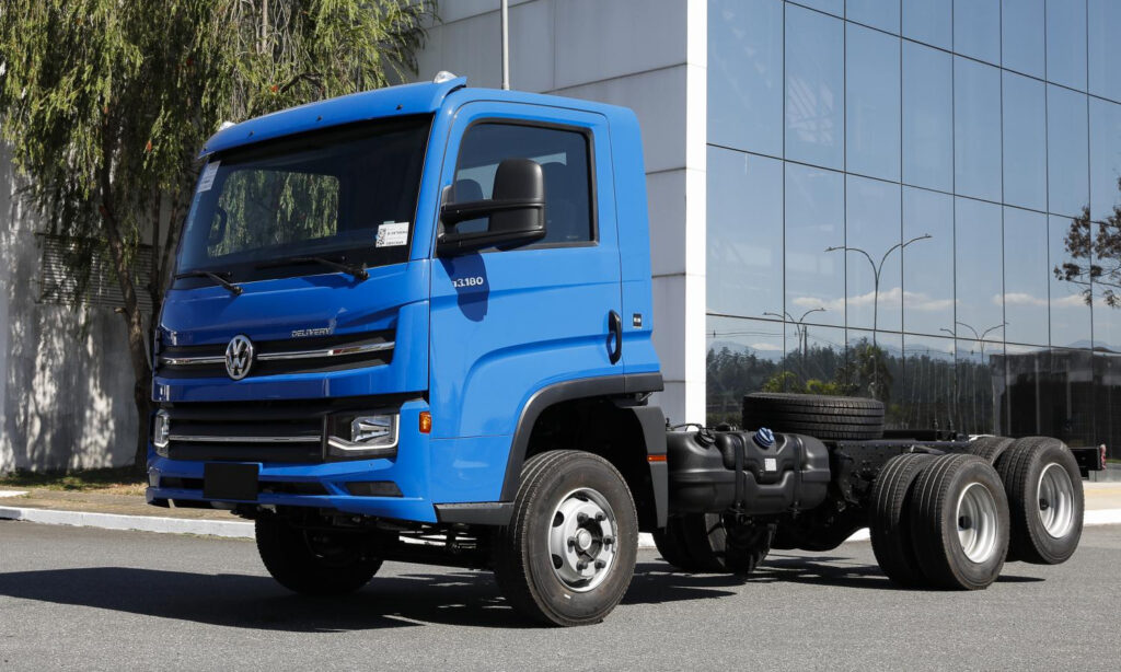 Más versiones: Volkswagen presentó el Delivery 13.180 6x2 en Brasil
