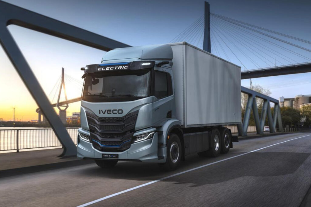 Salón de Hannover: S-eWay Rigid y eMoovy, las novedades electrificadas ...