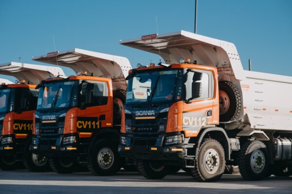 Listos para trabajar: Scania entregó una flota de camiones XT Heavy ...